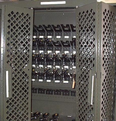 武器架武器储存武器柜为美国军事上的GSA和NSN系统- X26泰瑟柜-高密度存储架|紧凑架|空间节省文件柜 - 新利18官方手机下载APP